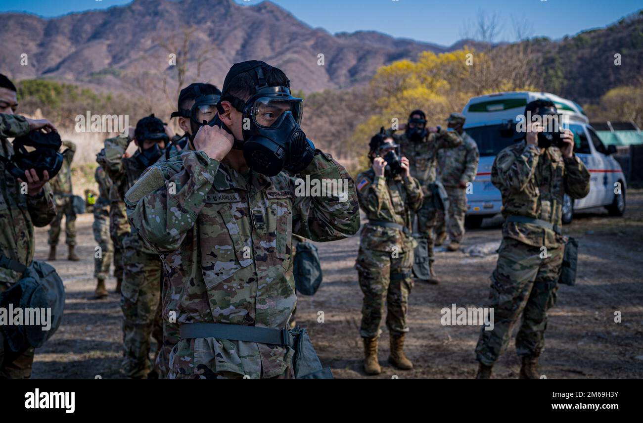 220421-A-DZ781-0006 South Korea (April 22, 2022) U.S. Army Soldiers and ...