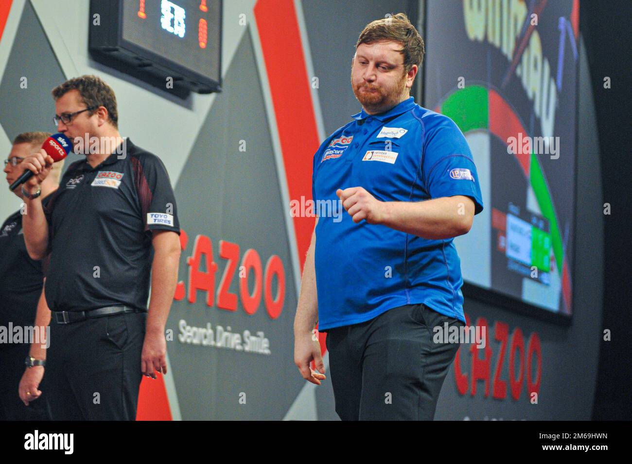 Cameron menzies darts hi-res stock photography and images - Alamy