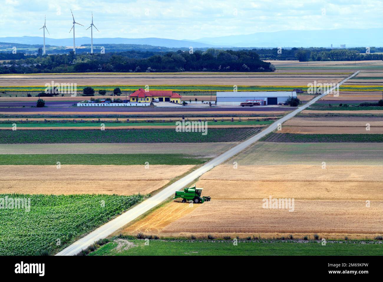 Flat rural hi-res stock photography and images - Alamy