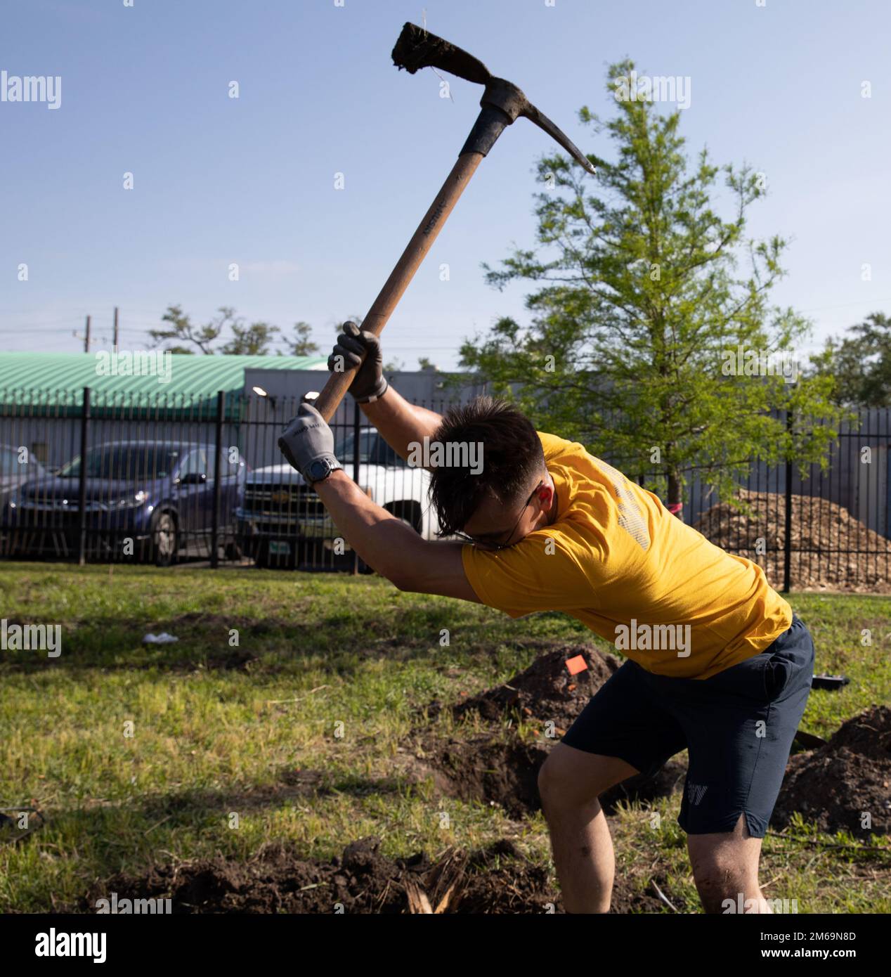 NEW ORLEANS (Apr. 21, 2022) Electronics Technician 2nd Class, Theodore ...