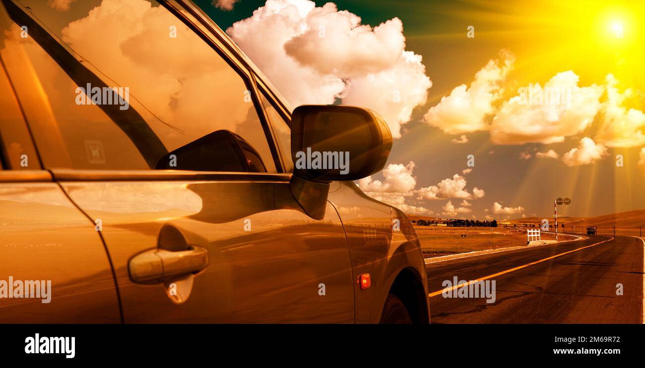 Car far hi-res stock photography and images - Alamy
