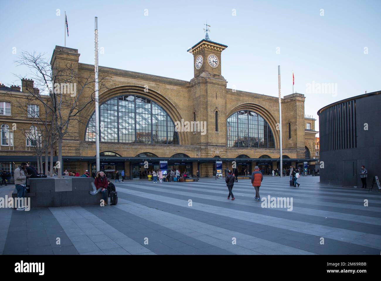 Kings Cross Station and square exterior London Stock Photo - Alamy