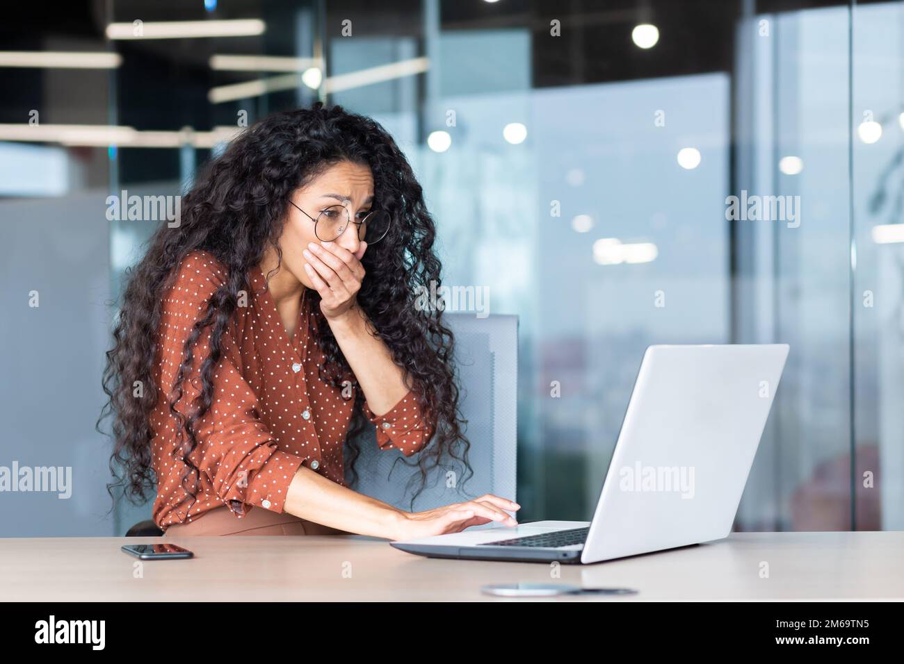 Indian office woman hi-res stock photography and images - Alamy