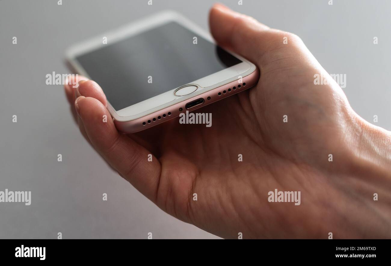 Thumb tapping hi-res stock photography and images - Alamy