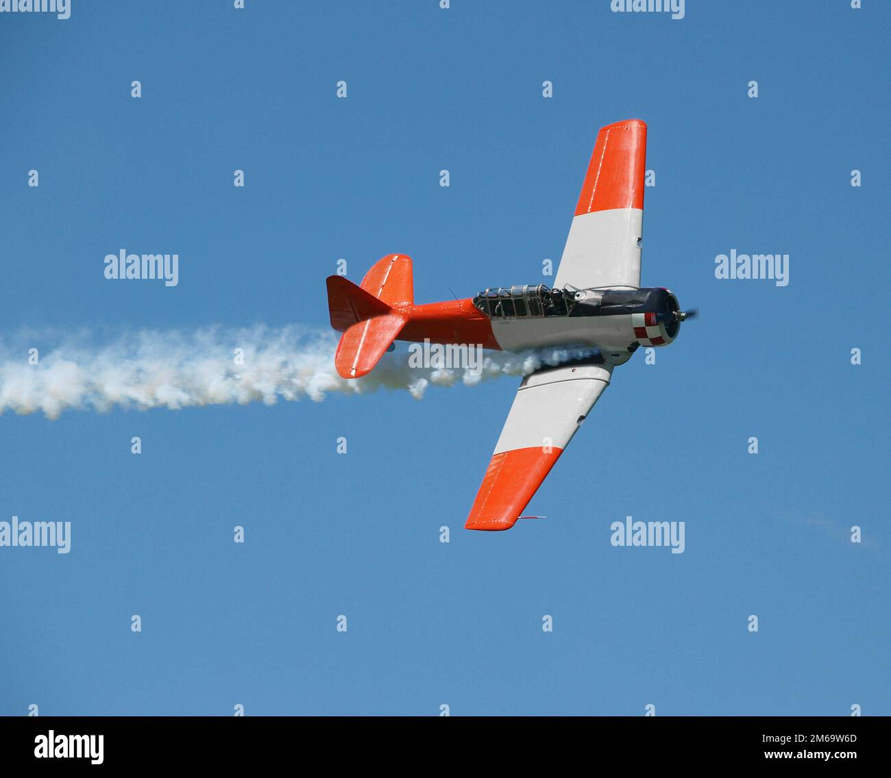 Airplane aerobatic display hi-res stock photography and images - Alamy