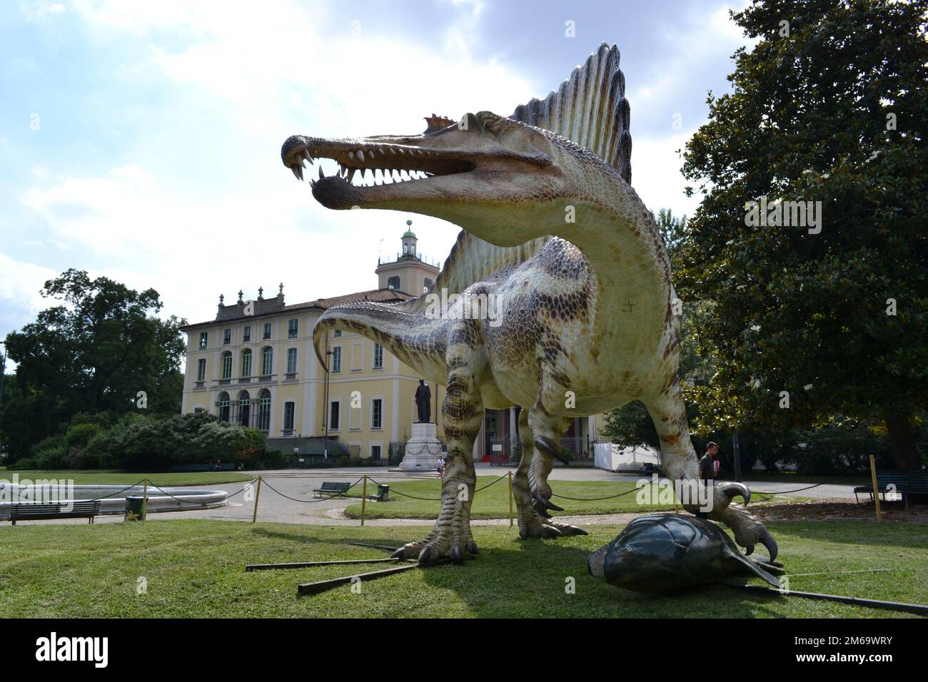 Life Size Model Of The Dinosaur Spinosaurus The Largest Predatory
