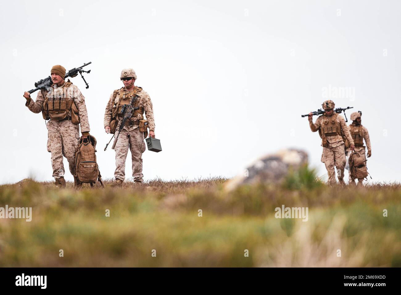 U.S. Marine Corps machine gunners with 1st Battalion, 7th Marine ...
