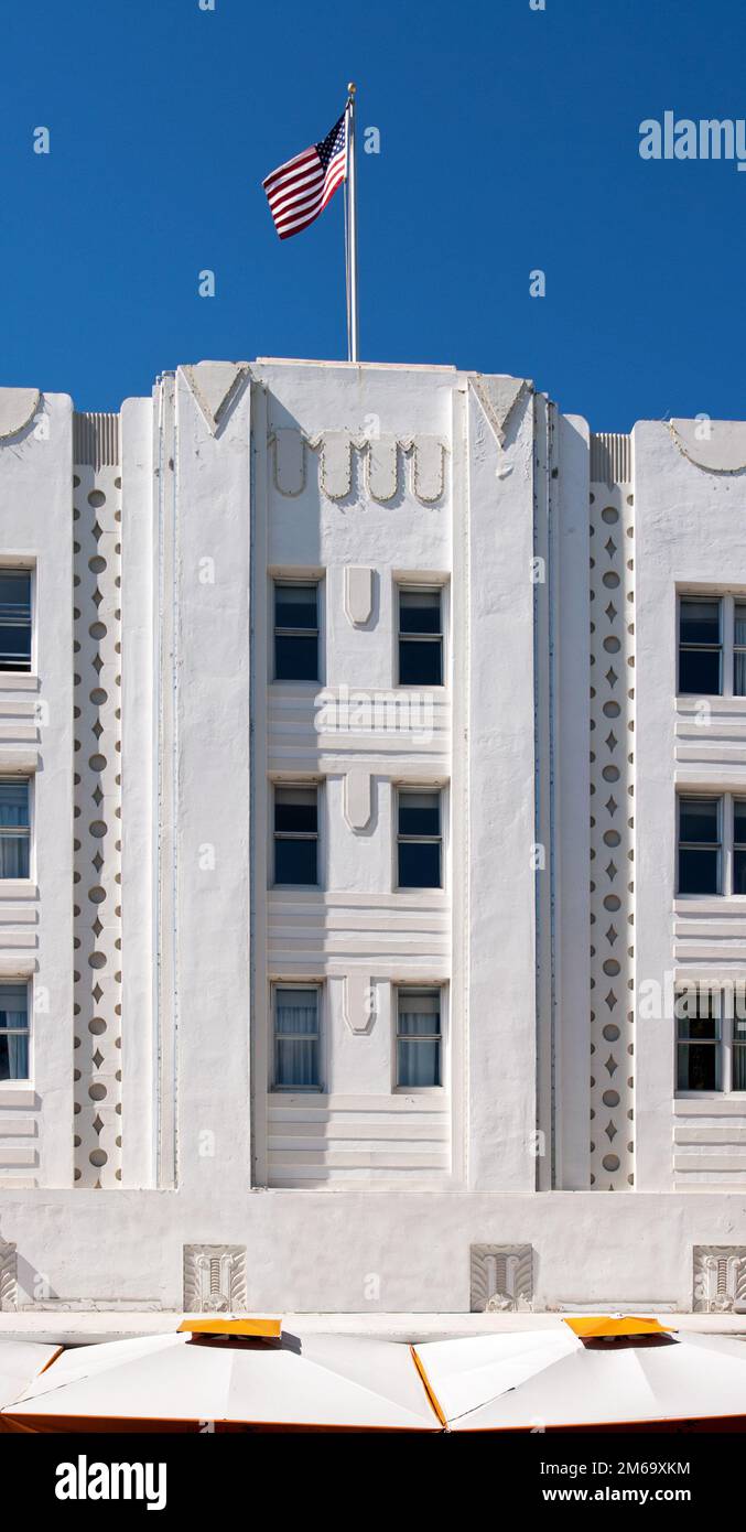 Building fassade sky hi-res stock photography and images - Alamy