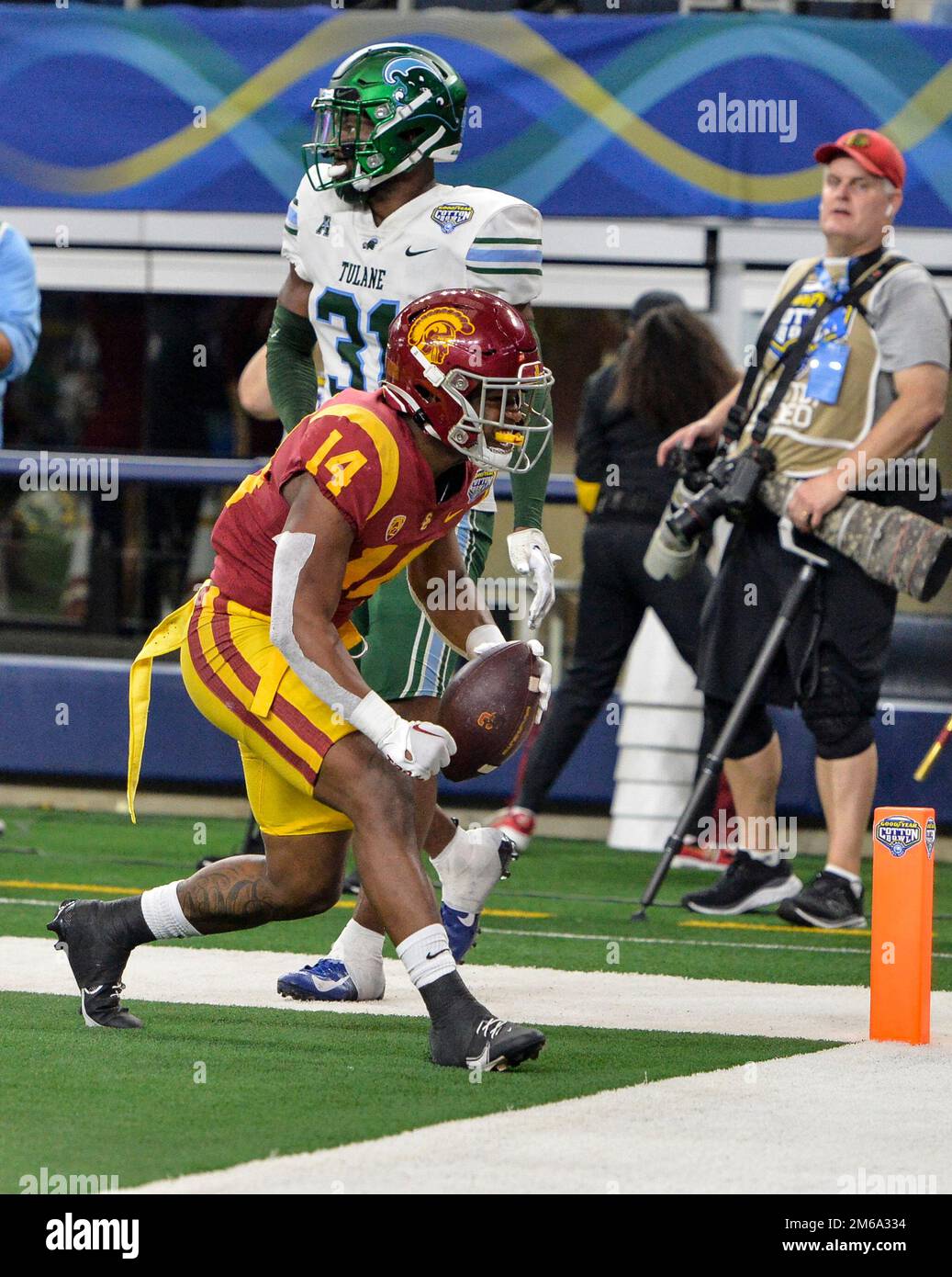 Arlington, Texas, USA. 2nd Jan, 2023. USC Trojans running back RALLEEK ...