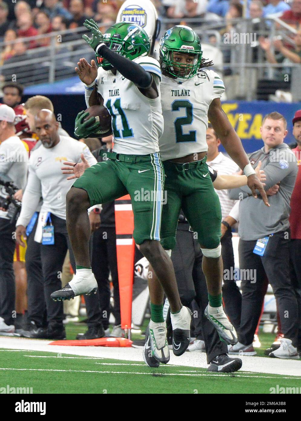 Arlington, Texas, USA. 2nd Jan, 2023. Tulane Green Wave defensive back ...