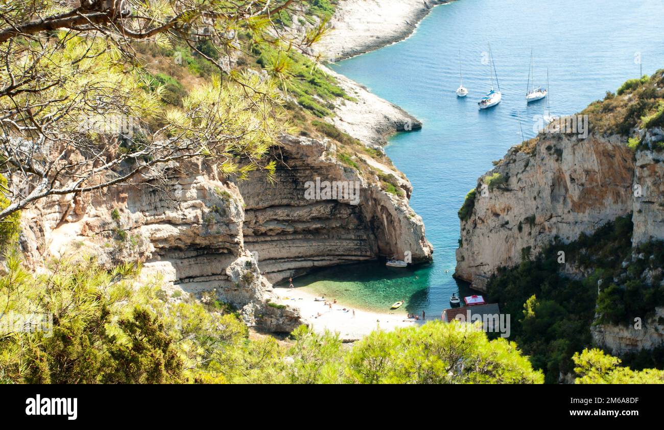 Beautiful stiniva beach vis hi-res stock photography and images - Alamy