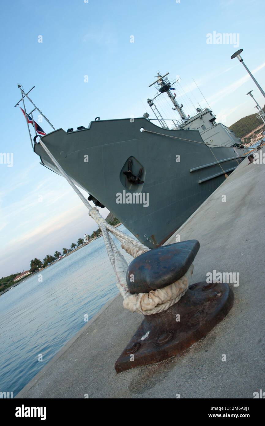 Ship rope hi-res stock photography and images - Alamy