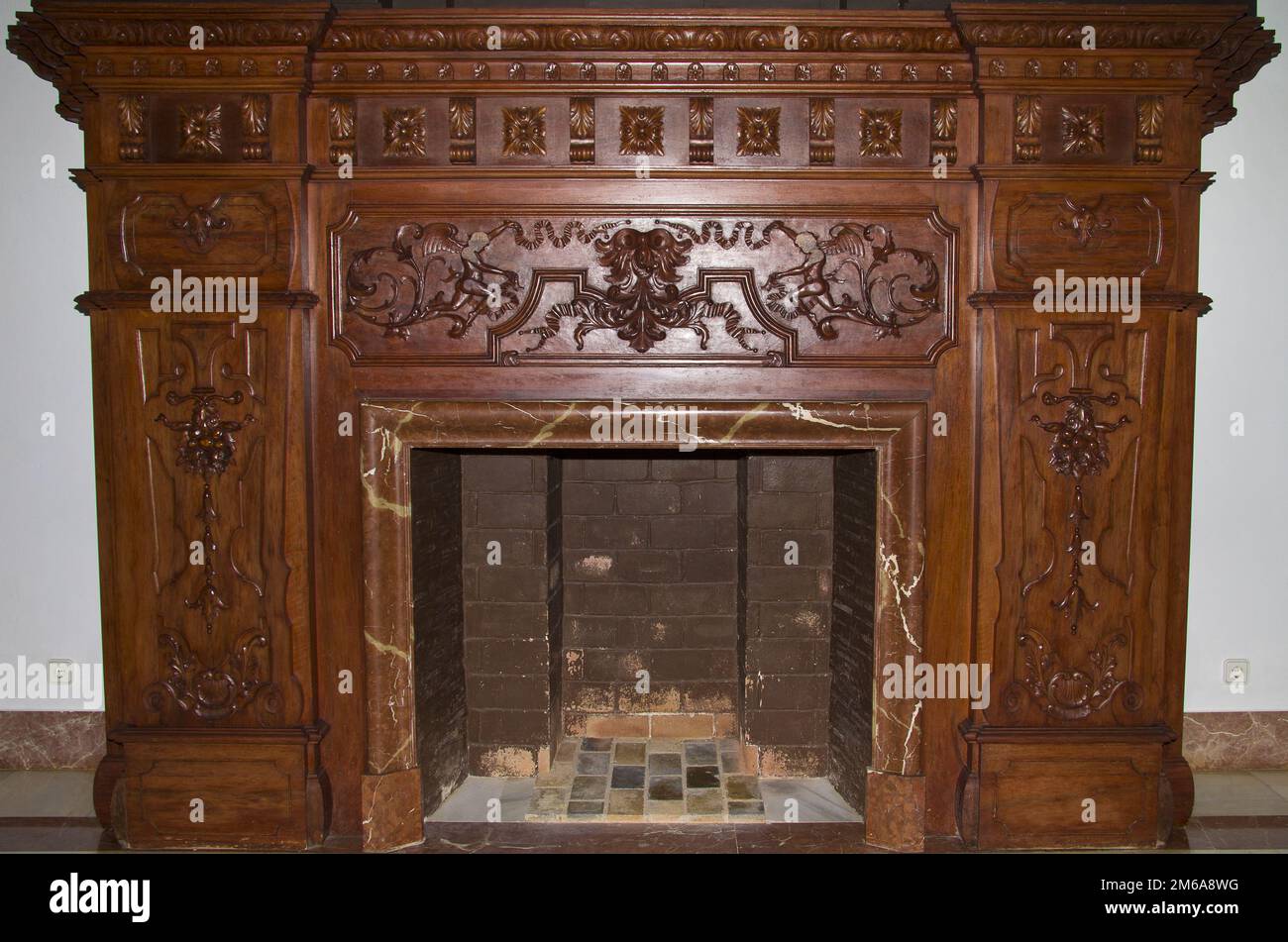 House fireplace hi-res stock photography and images - Alamy