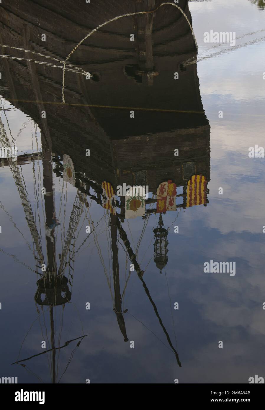 Activity ship hi-res stock photography and images - Alamy