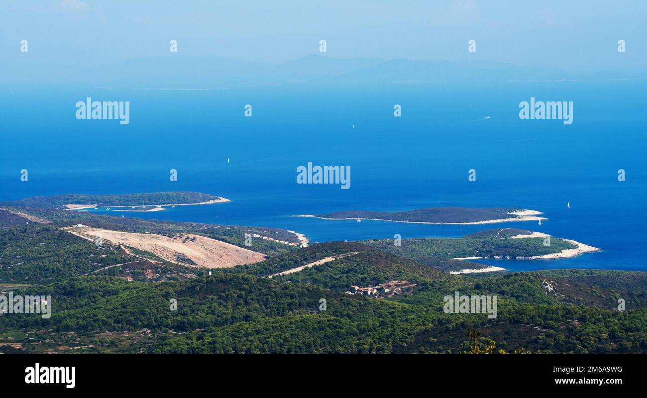Summer bay with scenic sun hi-res stock photography and images - Alamy