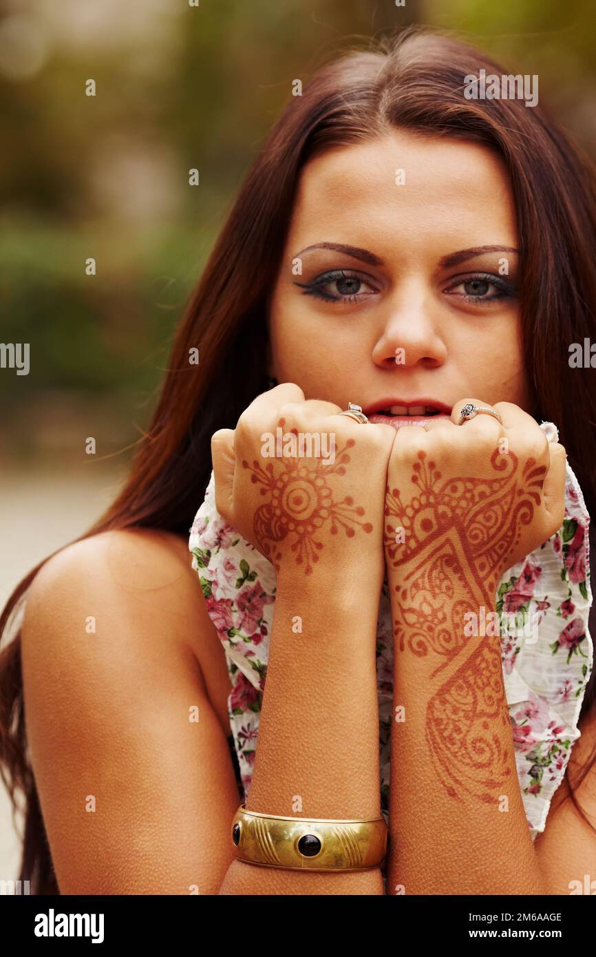 Mehandi design hi-res stock photography and images - Alamy