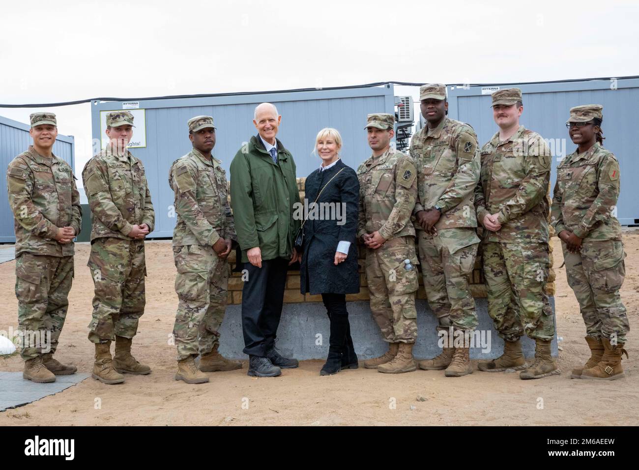 U.S. Sen. Rick Scott has lunch with U.S. Soldiers from Florida assigned ...