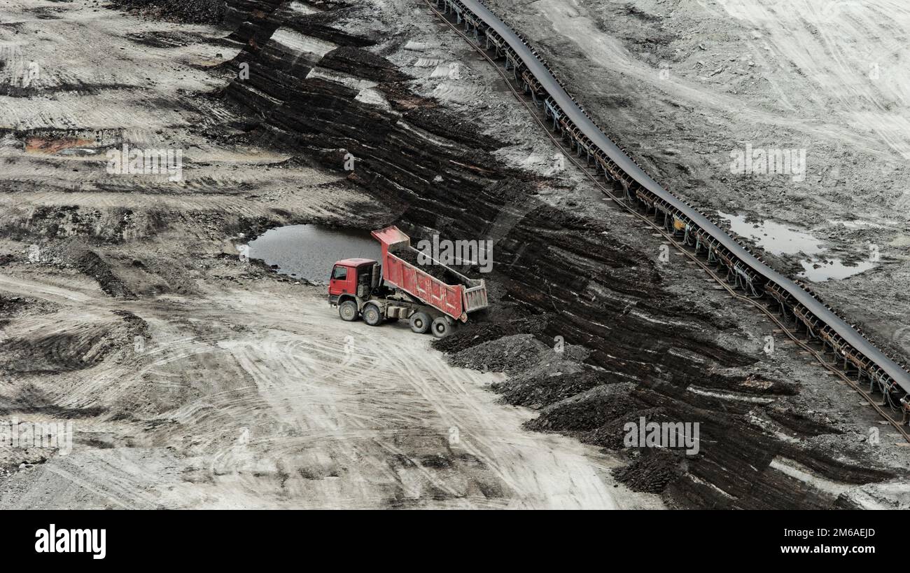 Coal mining in an open pit Stock Photo - Alamy