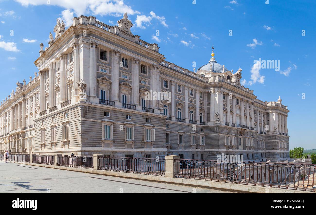 Royal palace architecture hi-res stock photography and images - Alamy