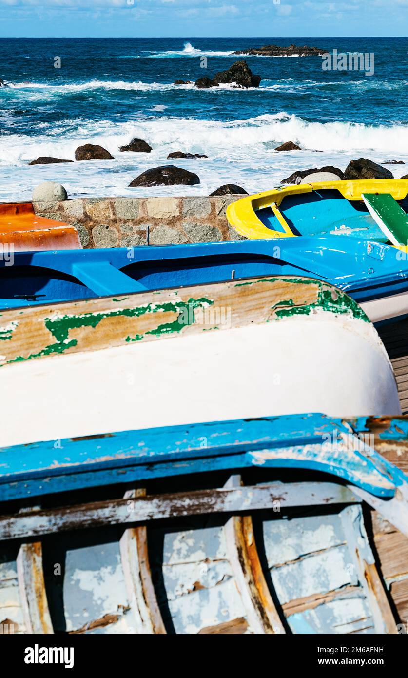 Wood rowboats hi-res stock photography and images - Alamy