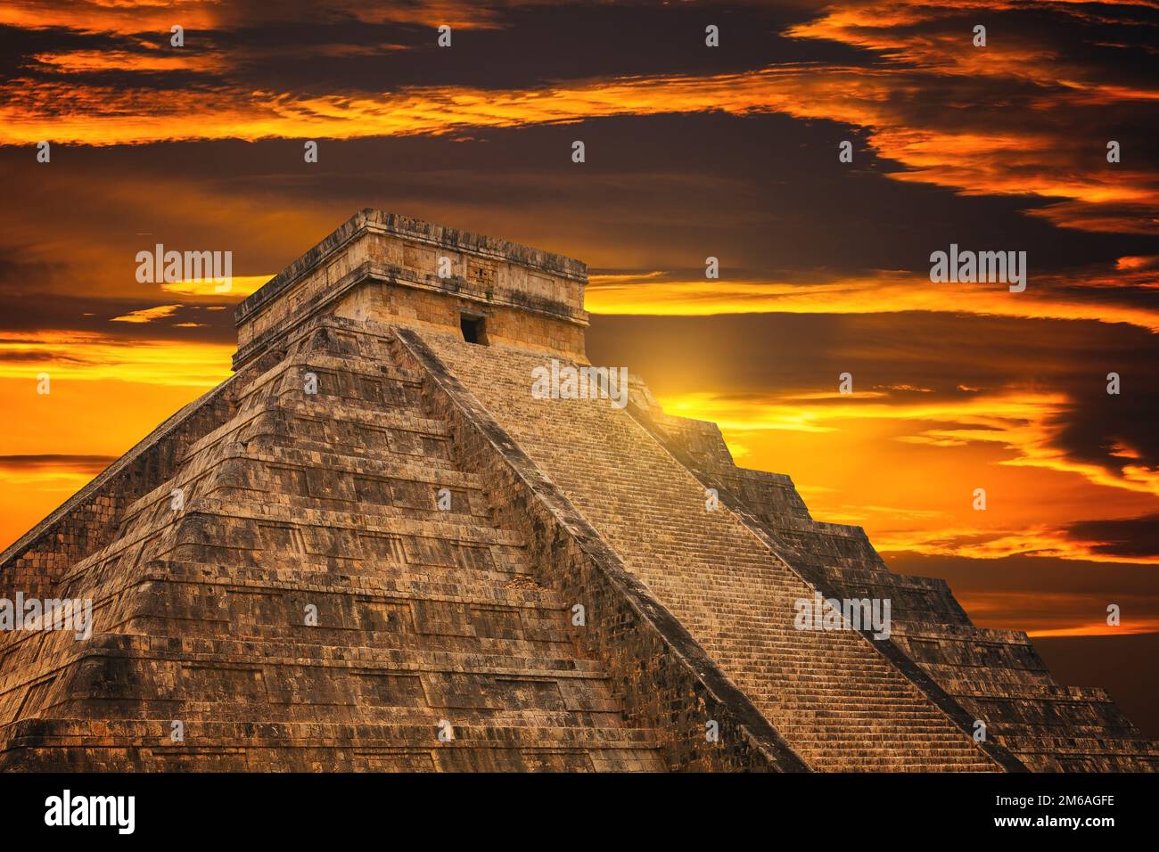 Kukulkan Pyramid in Chichen Itza Site Stock Photo - Alamy