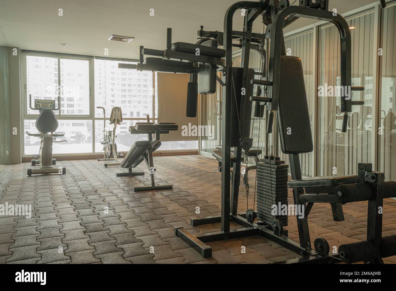 Modern gym wall hi-res stock photography and images - Alamy