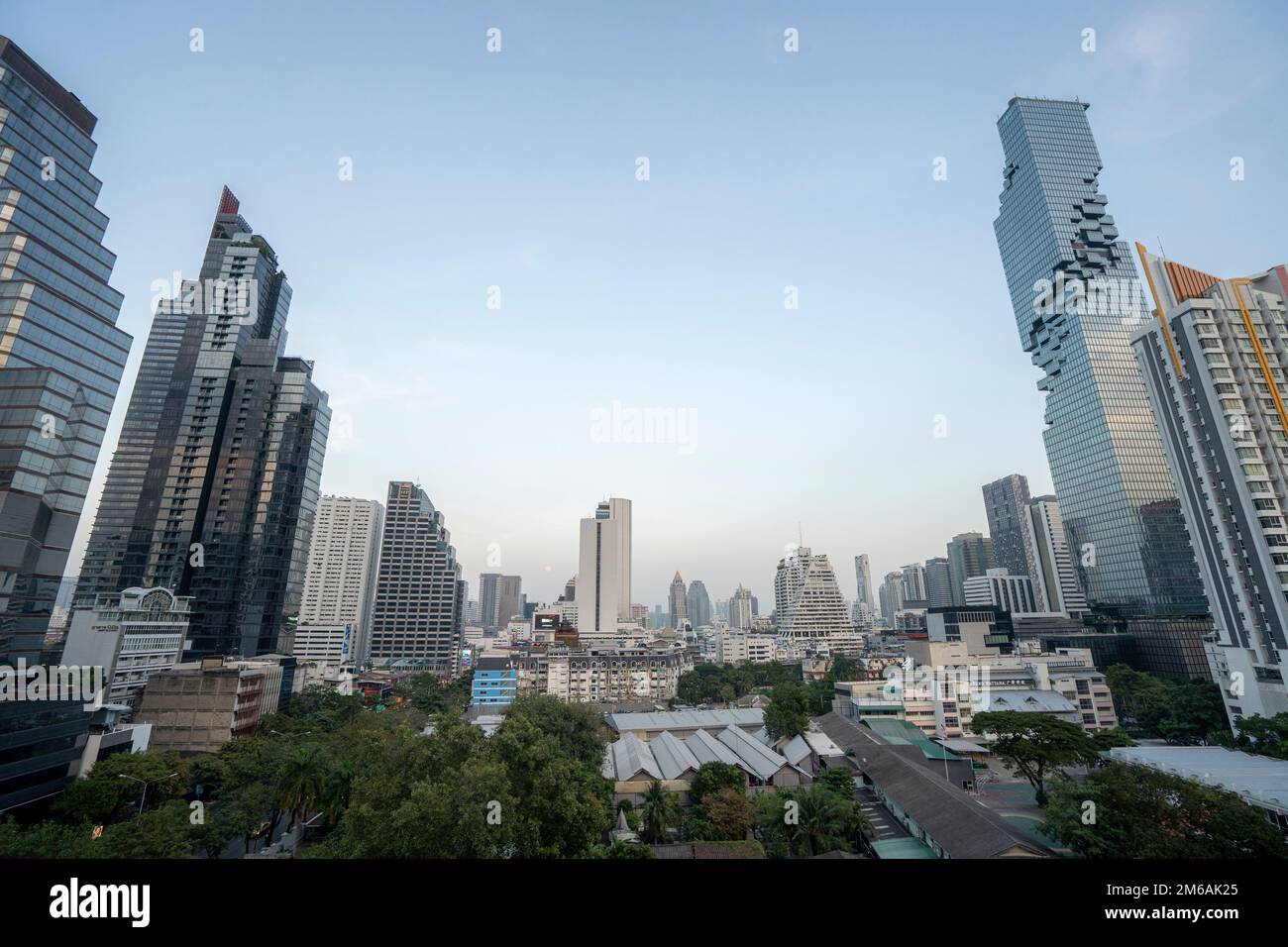 Skytrain elevated rail transport bangkok hi-res stock photography and ...