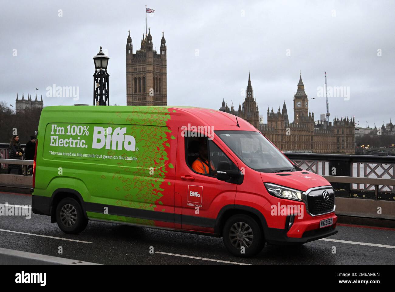 Biffa vehicle hi-res stock photography and images - Alamy