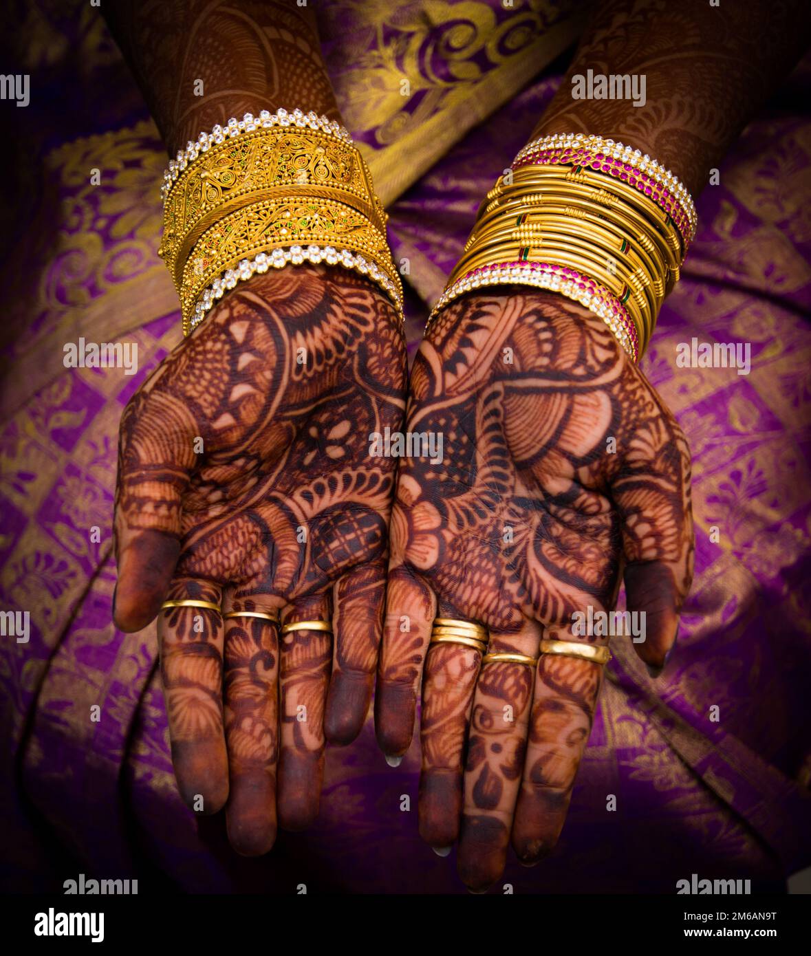 Mehandi design hi-res stock photography and images - Alamy