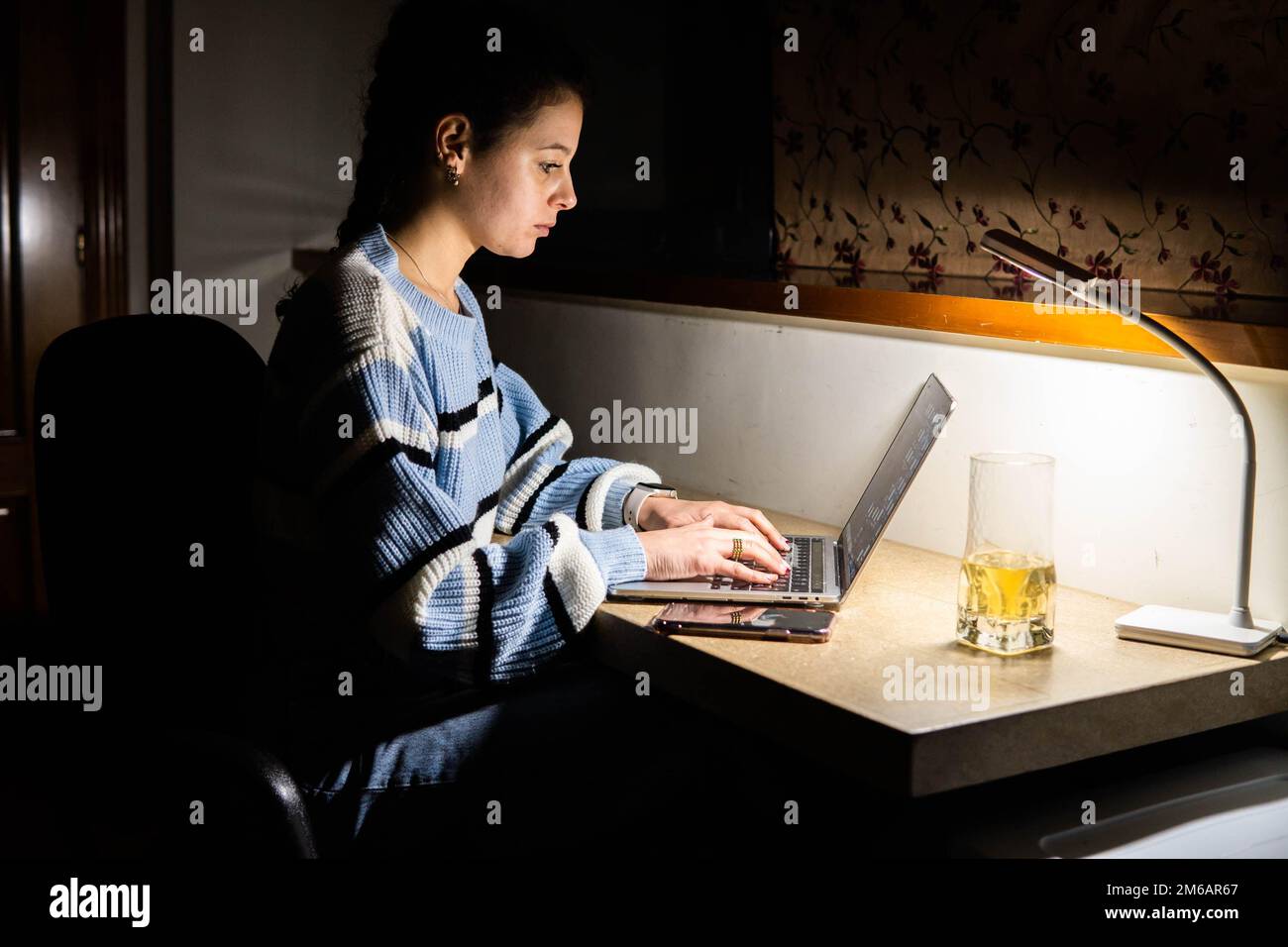 Night home work hi-res stock photography and images - Alamy