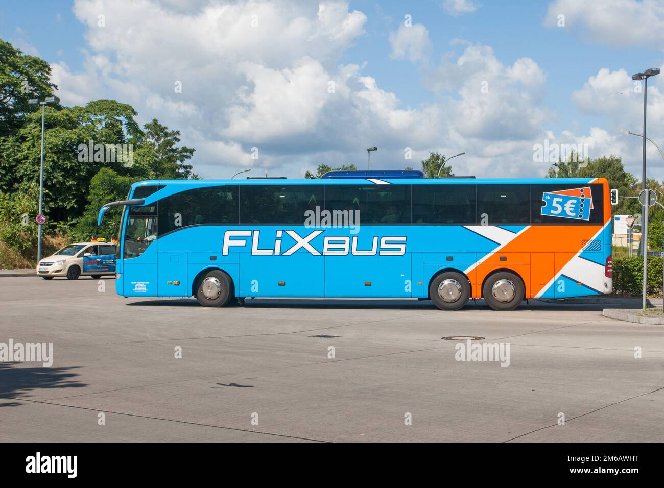 Flixbus station hi-res stock photography and images - Alamy