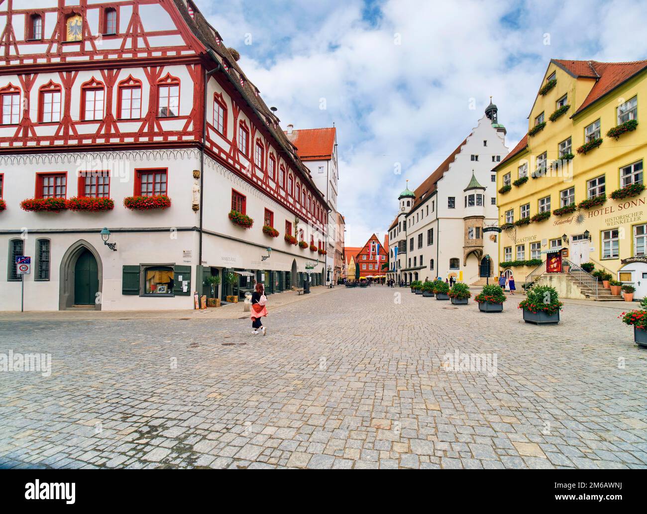 Market Square, Old Town, Noerdlingen, Donau-Ries County, Bavaria ...