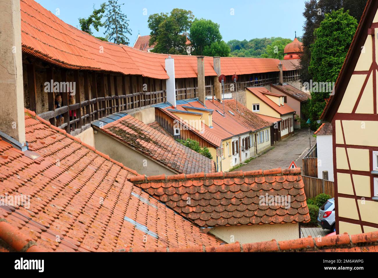Noerdlingen city wall, the only completely accessible city wall in ...