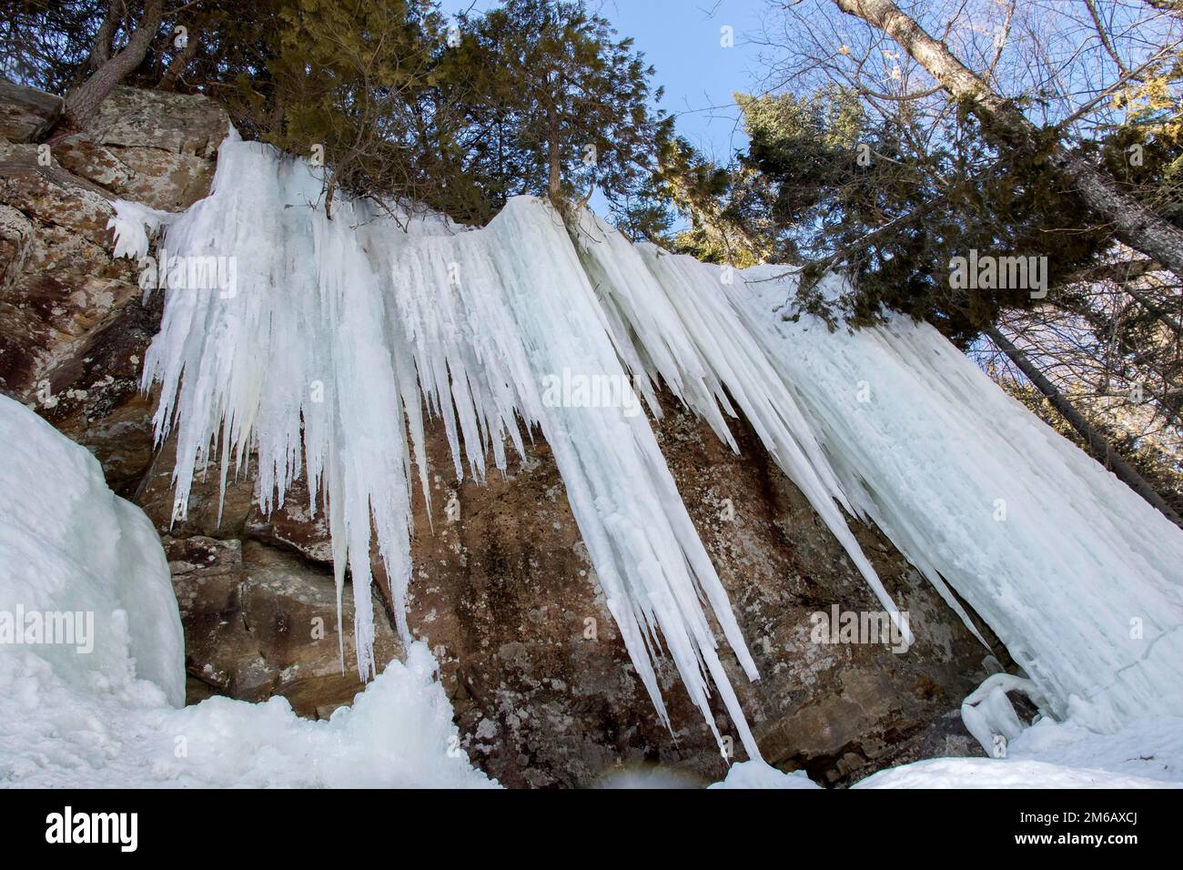 Ice hanging from canadian hi-res stock photography and images - Alamy