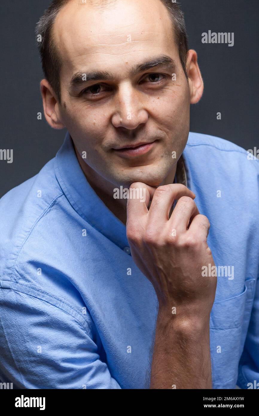 Portrait people confident face hi-res stock photography and images - Alamy