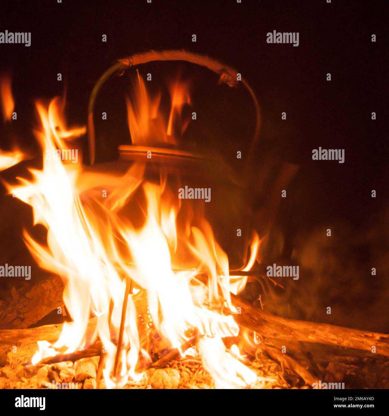Fire kettle hi-res stock photography and images - Alamy