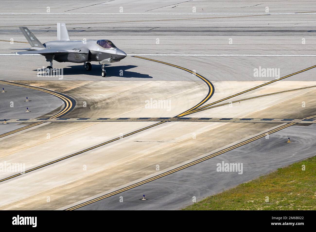 A Hill Air Force Base F-35A Lightning II aircraft taxis on the ...