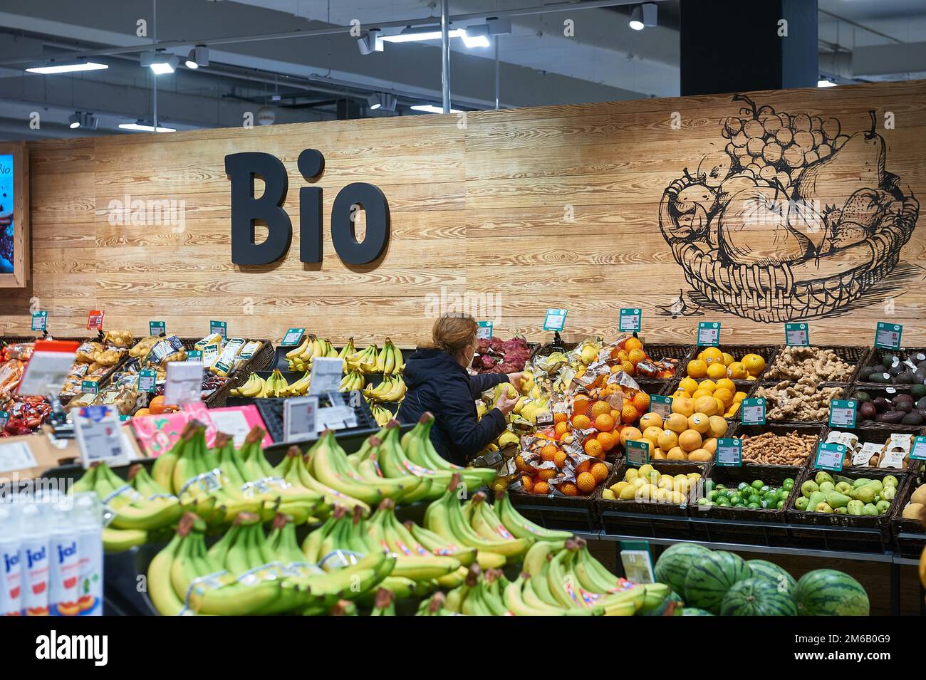 Organic fruit, vegetables. Fruit juice, Rewe Center Tonndorfer main ...