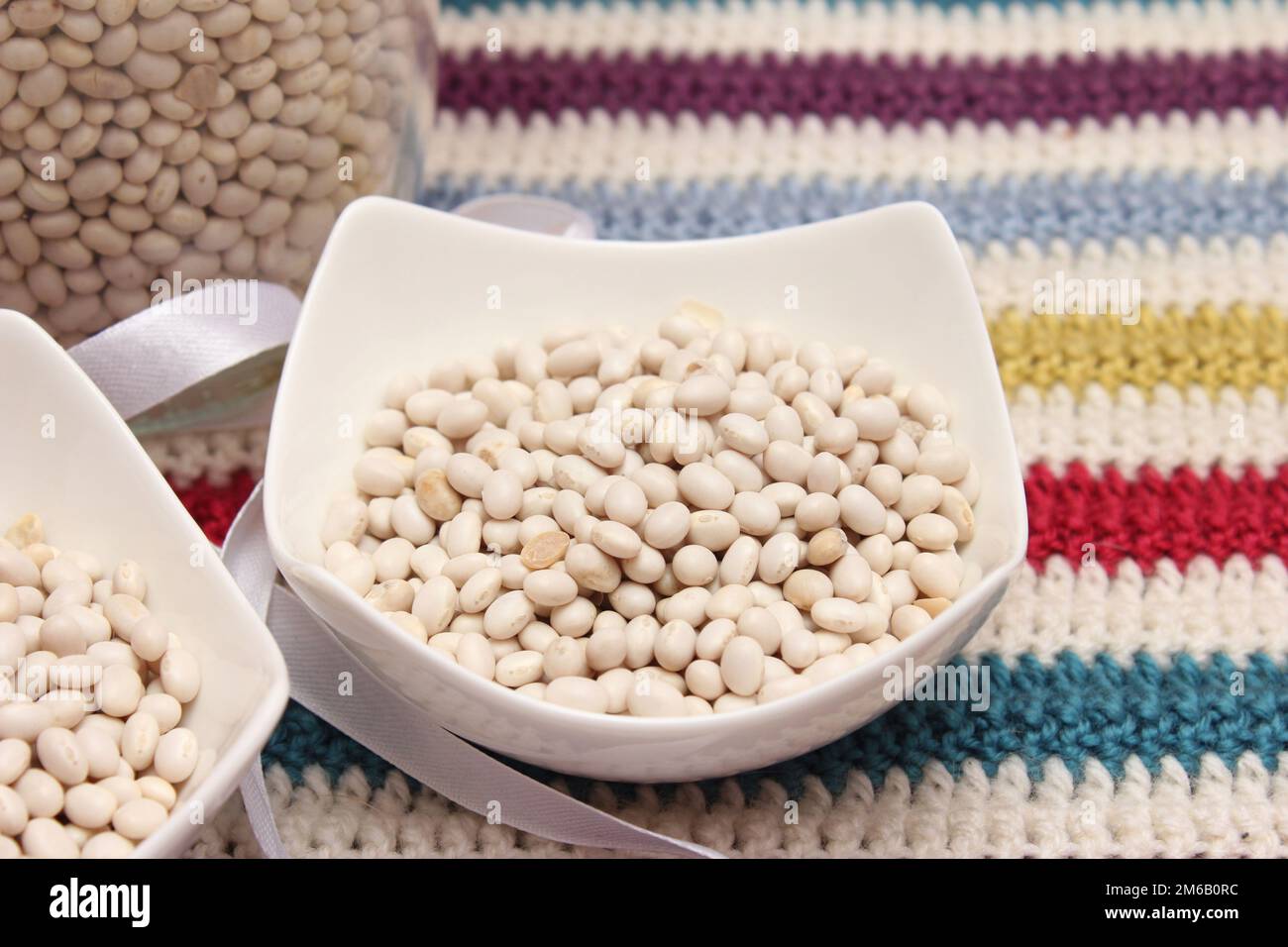 White legumes hi-res stock photography and images - Alamy