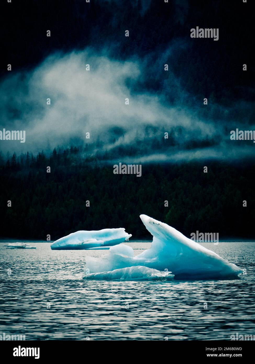 Foggy ice hi-res stock photography and images - Alamy