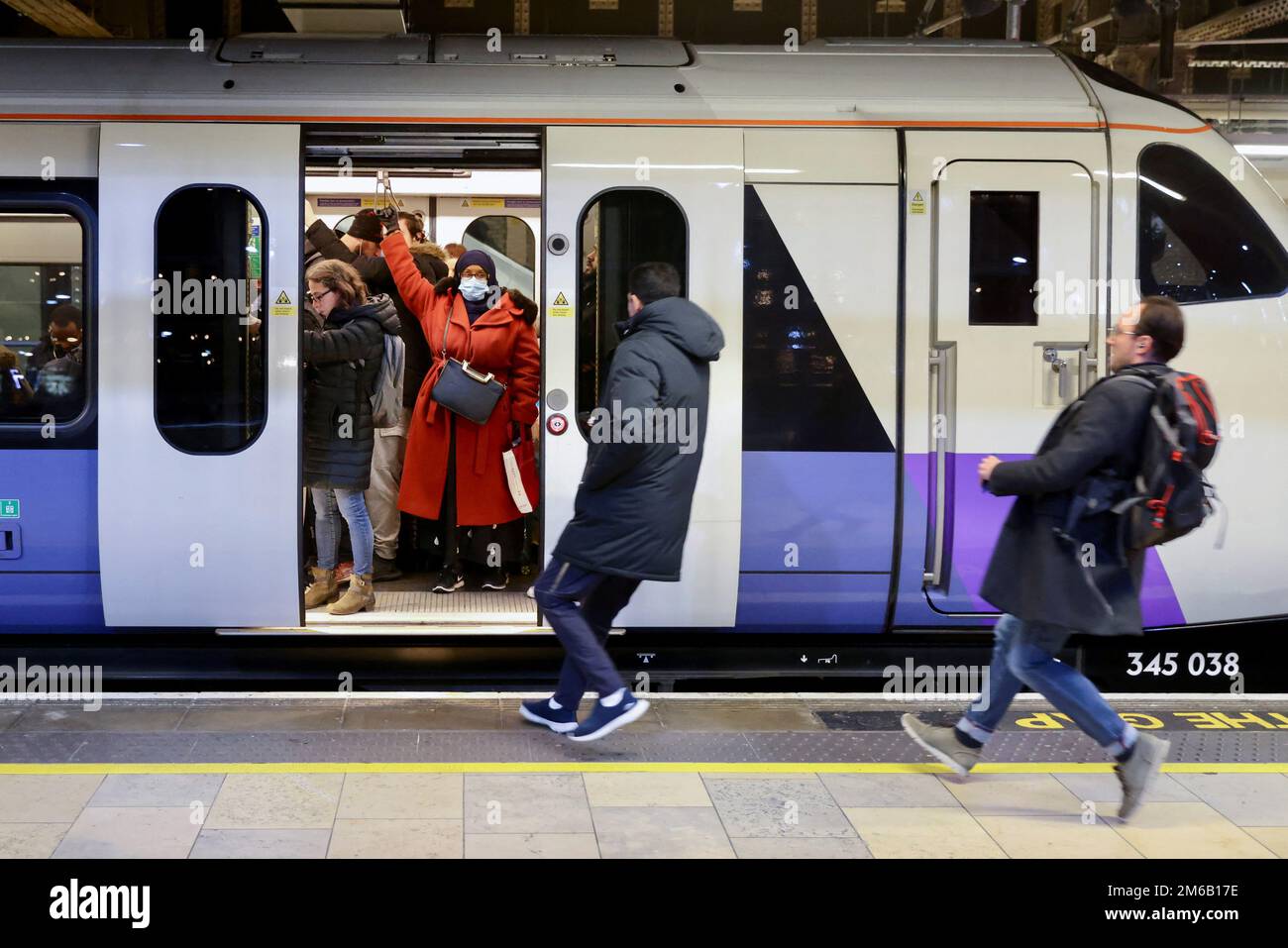 Elizabeth line strike hi-res stock photography and images - Alamy