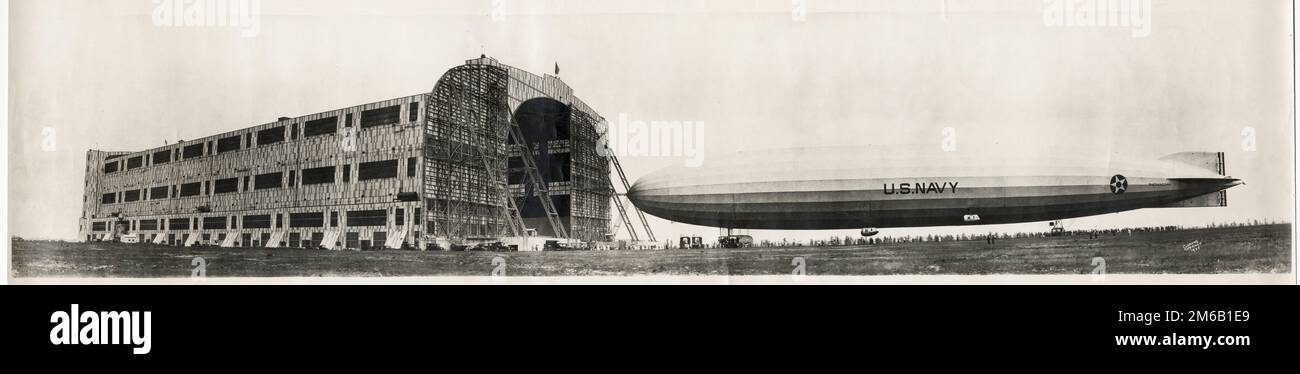 Uss shenandoah hi-res stock photography and images - Alamy