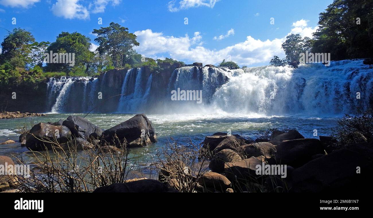 Tad Lo waterfall, Bolaven Plateau,Laos Stock Photo - Alamy