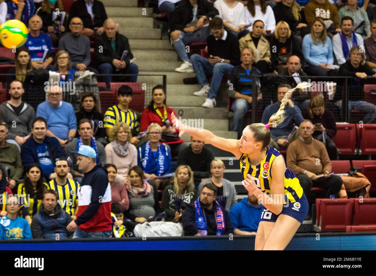Arina FEDOROVTSEVA (Fenerbahce Opet Istanbul) attacks, Volleyball ...