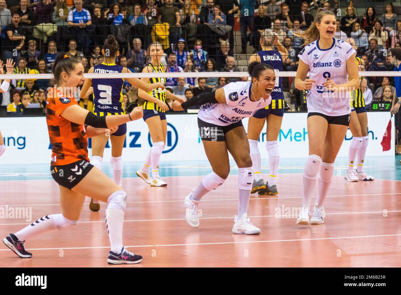 Roosa KOSKELO left to right Simone LEE and Eline TIMMERMAN of MTV ...