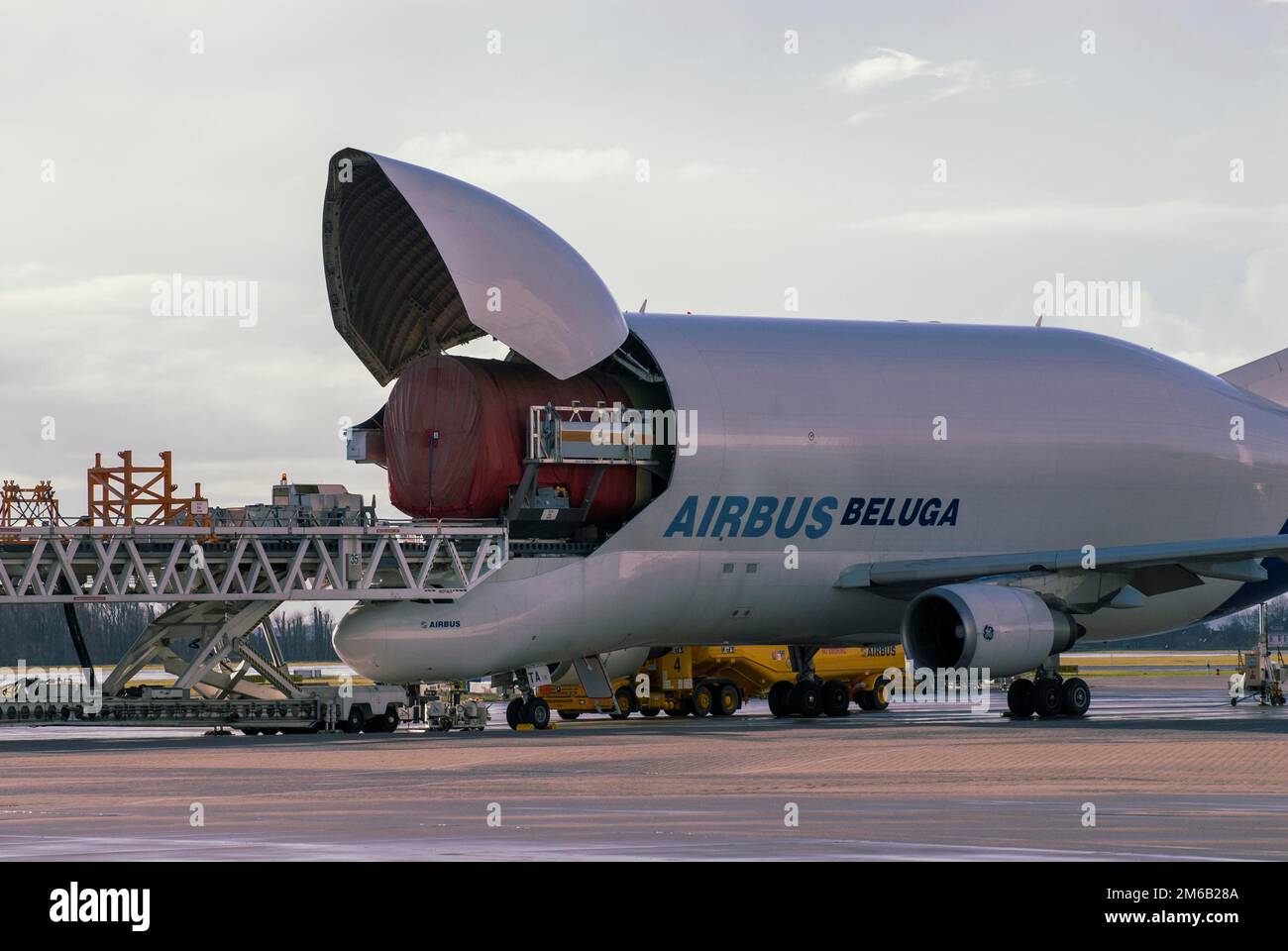 Beluga, Airbus, A300-600, aircraft, transport aircraft, loading ...