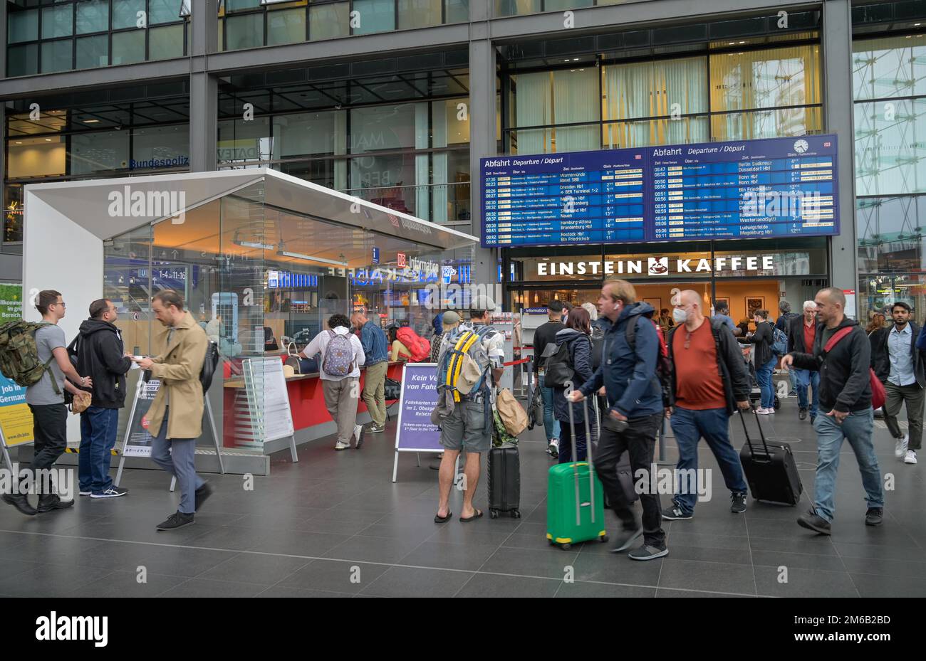 Travellers, waiting, information, information desk, main station ...