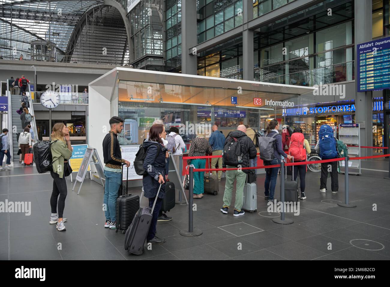 Travellers, waiting, information, information desk, main station ...