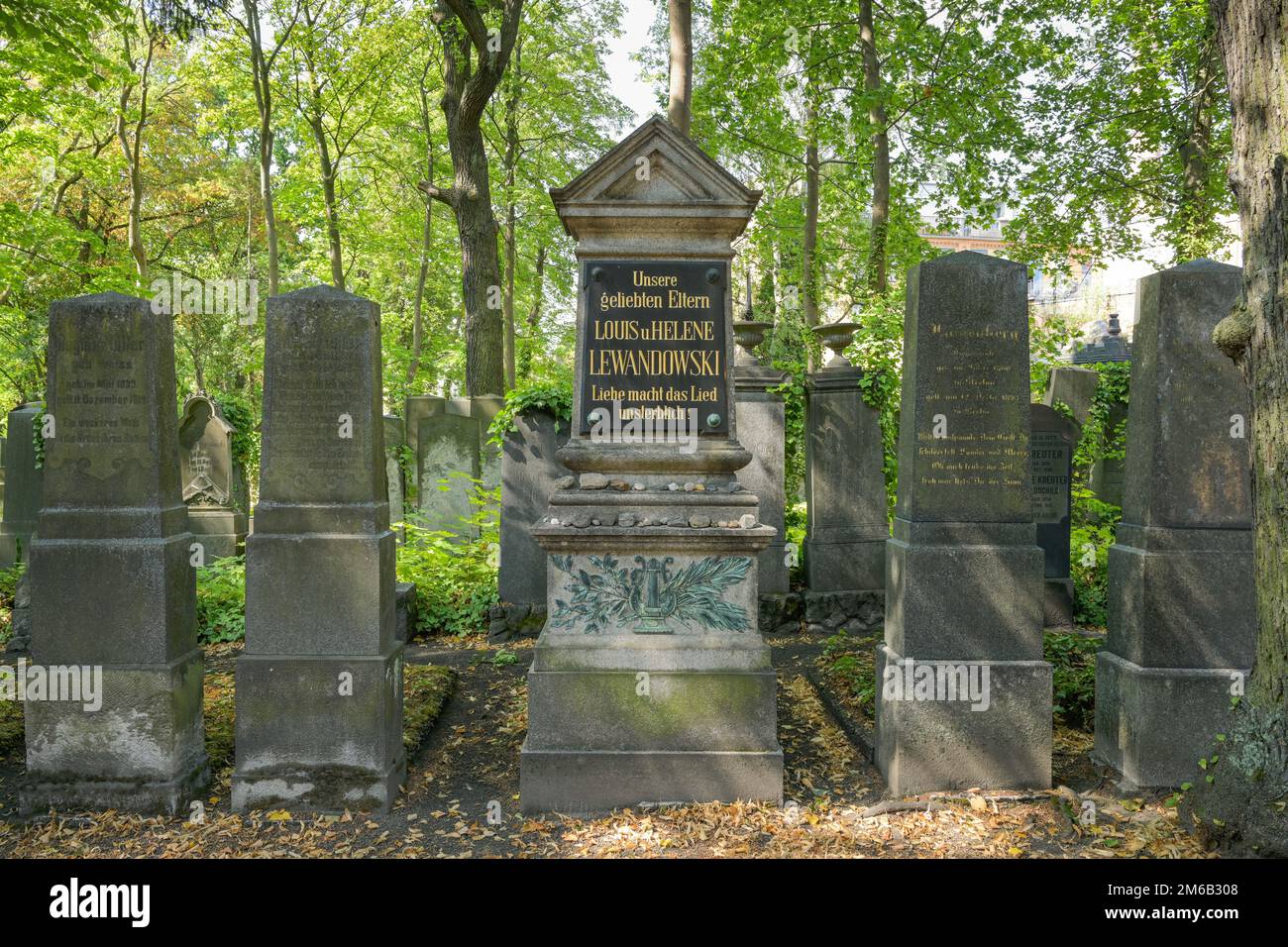 Old jewish cemetery berlin hi-res stock photography and images - Alamy