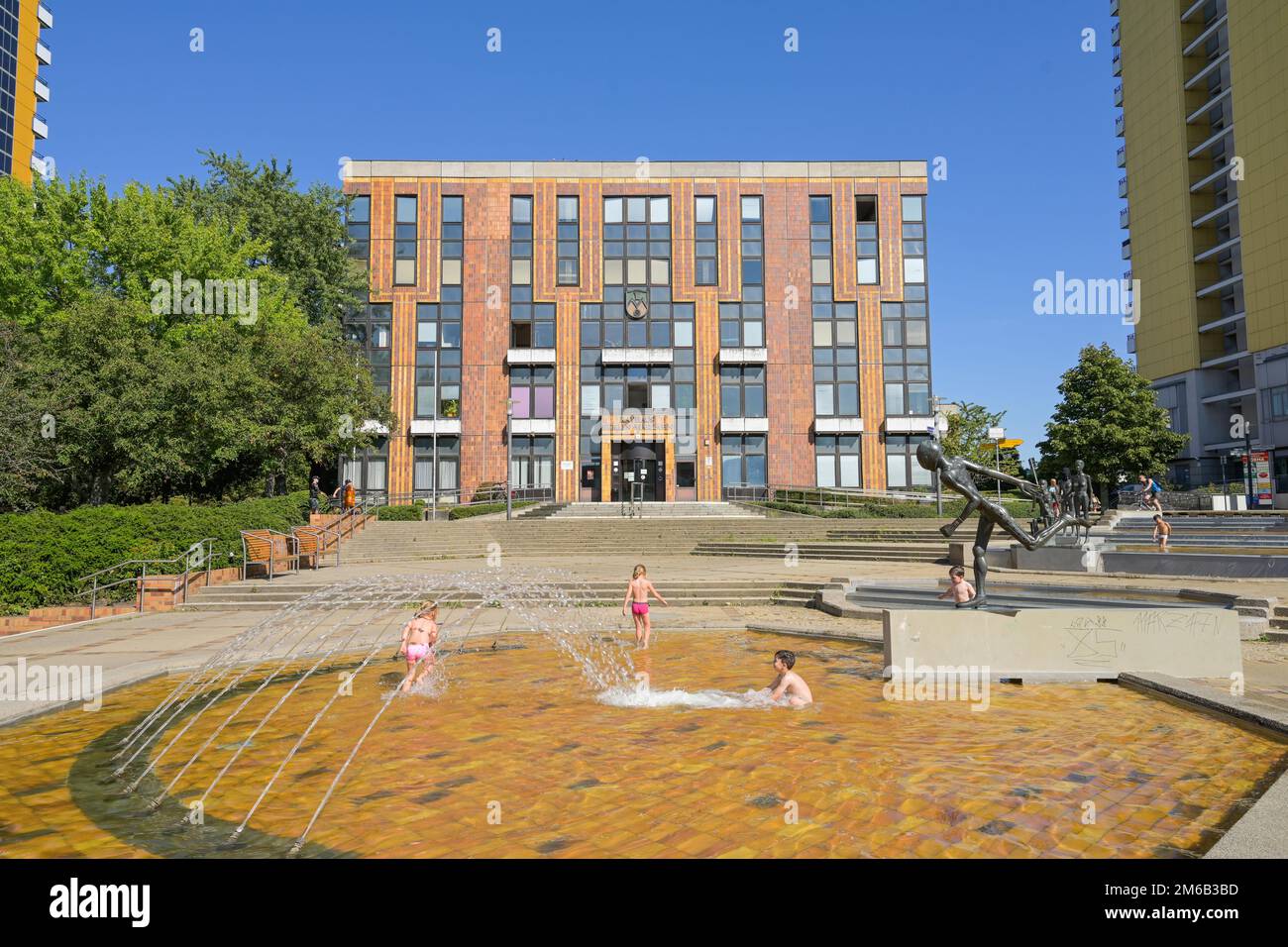 City Hall, Helene-Weigel-Platz, Marzahn, Berlin, Germany Stock Photo ...